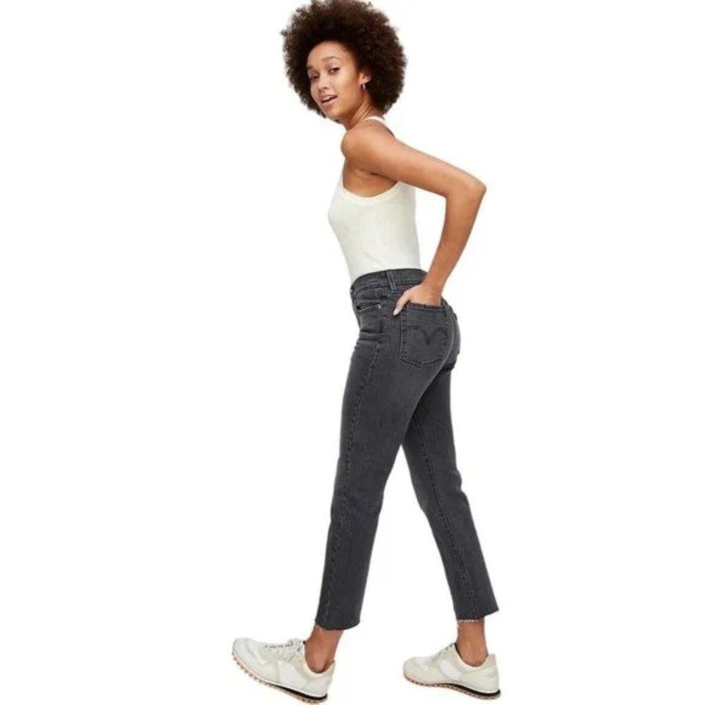 Levi's Wedgie Jeans Washed Black Undone Raw Hem - Gem